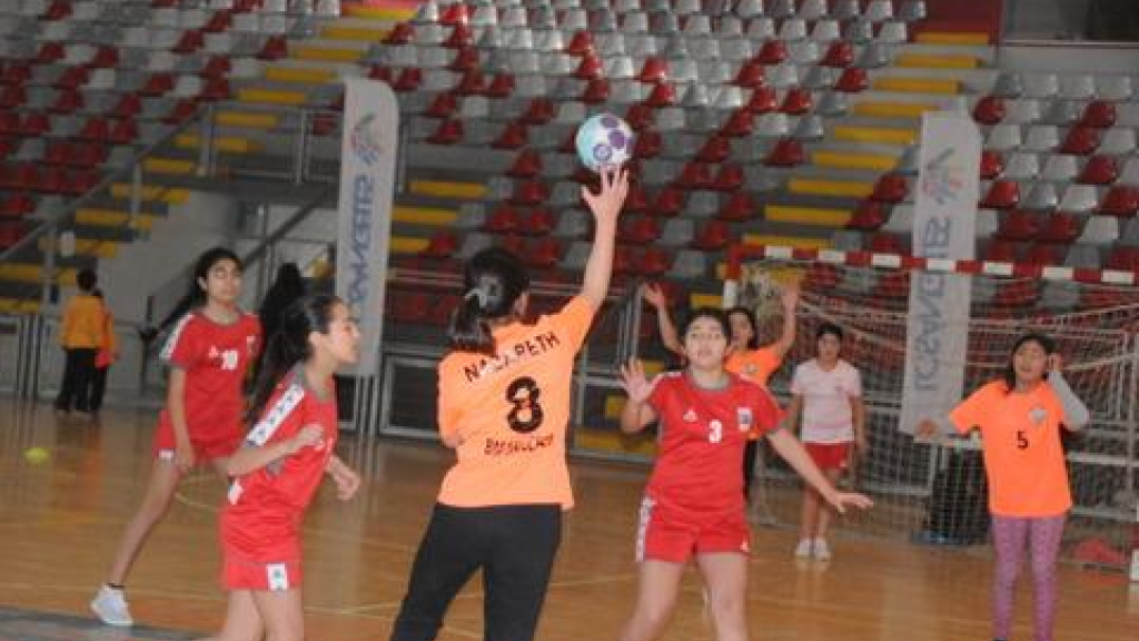 Primer encuentro de mini balonmano en Los Ángeles | La Tribuna