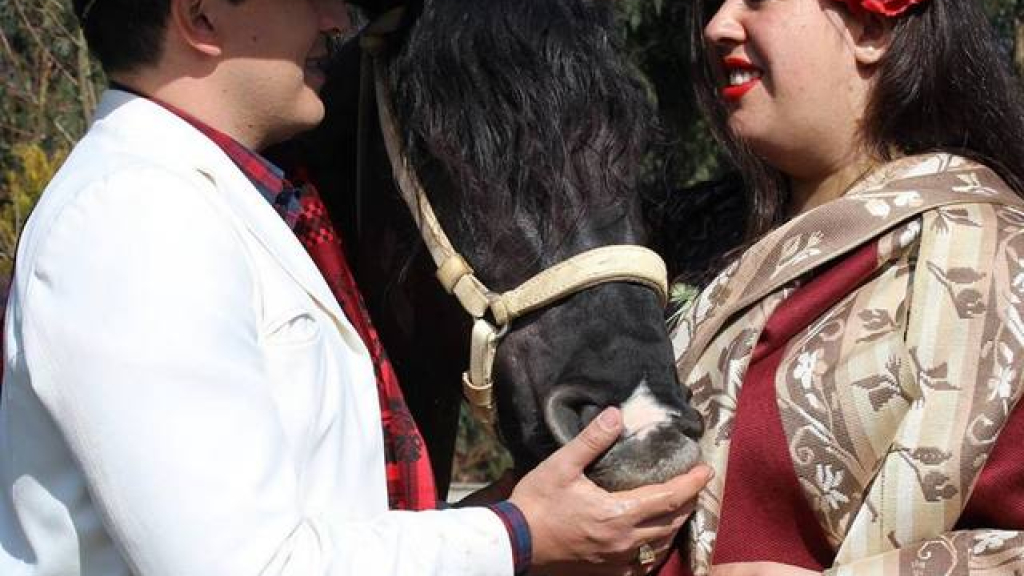 Paulina Quijada : Cantora de rodeo angelina da a conocer su nuevo ...