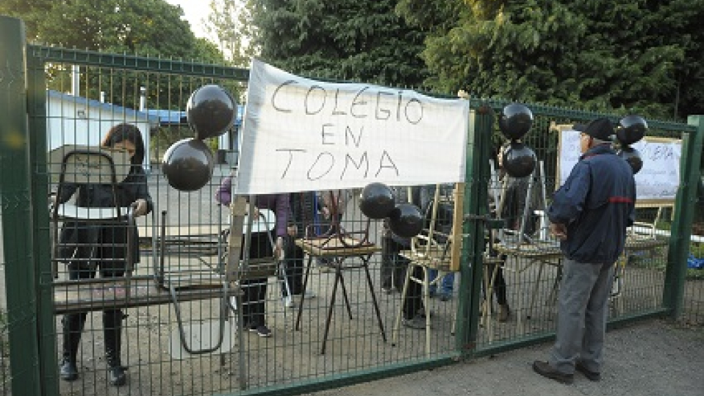 Apoderados toman Escuela Aguada de Cuel por desvinculación de ...
