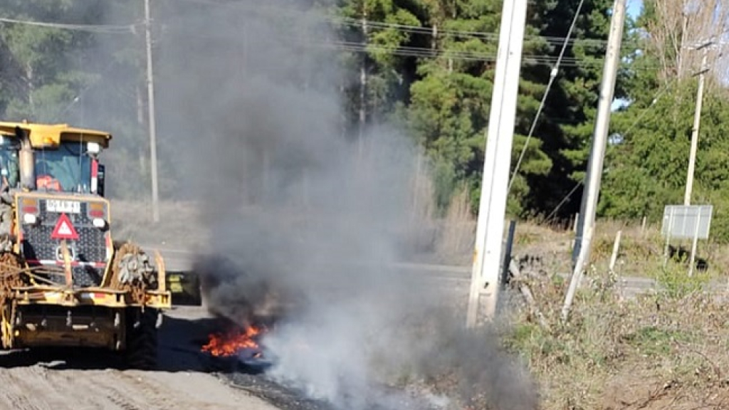 Tras nueva manifestación: Reparan camino rural del sector Diuto en Los ...