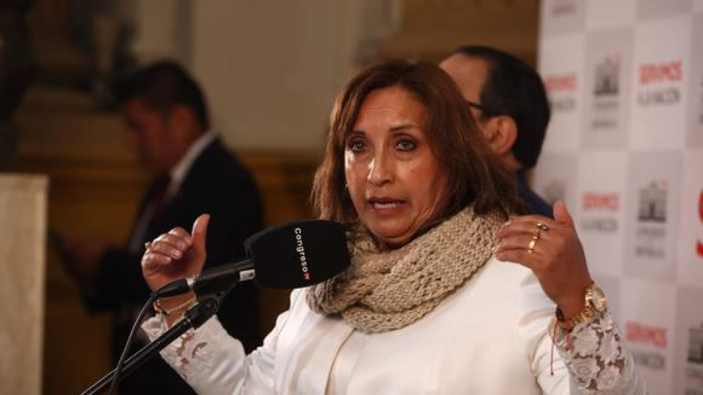 Dina Boluarte La Primera Mujer Que Asume La Presidencia De Perú La
