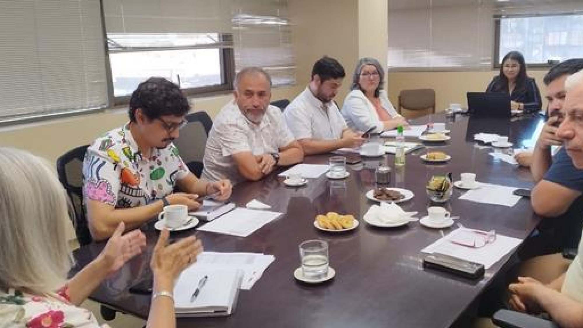 Seremi de Educación sostuvo reunión con Colegio de Profesores | La Tribuna