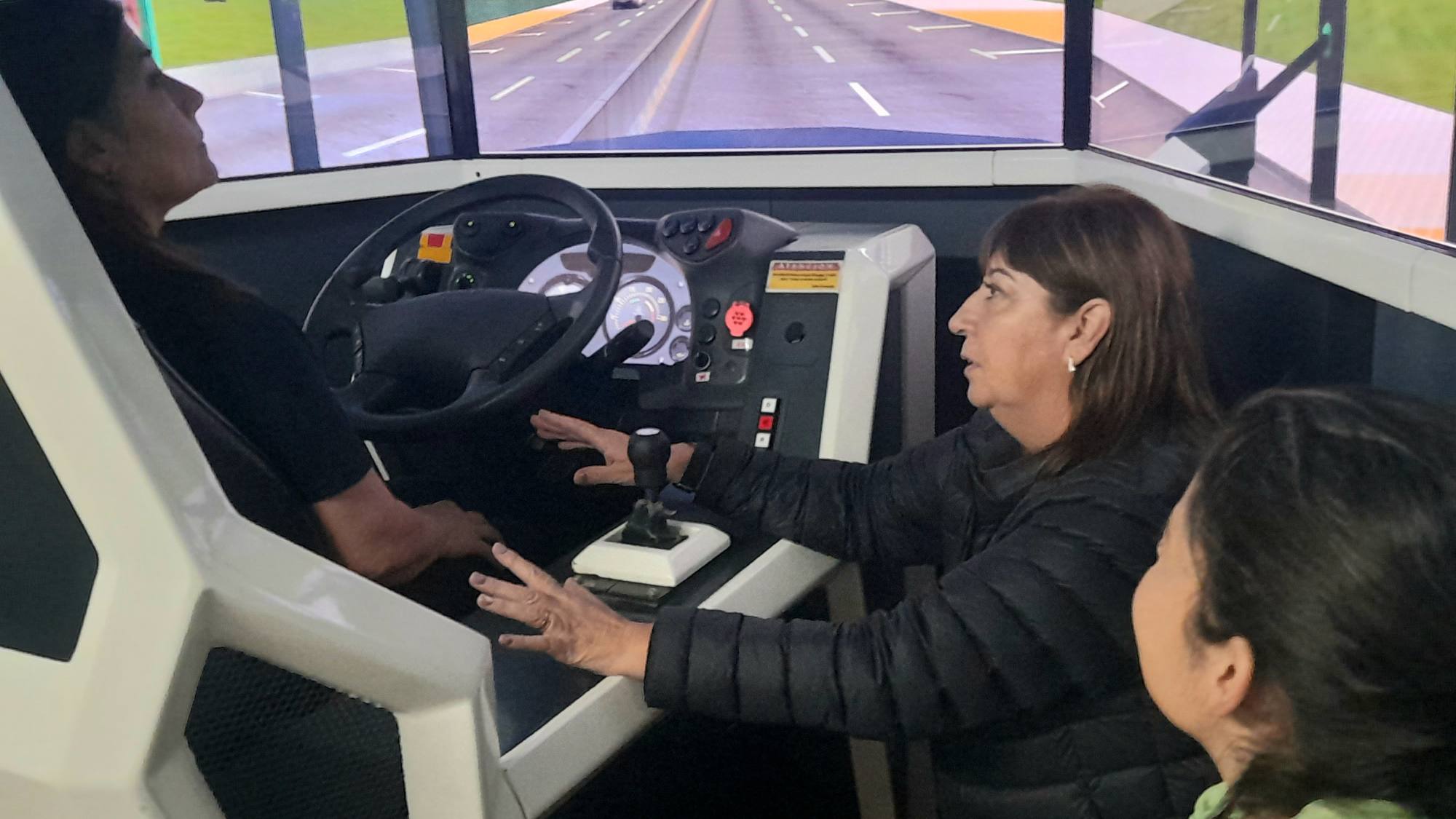 Abren postulaciones para cursos de conducción profesional de transporte ...