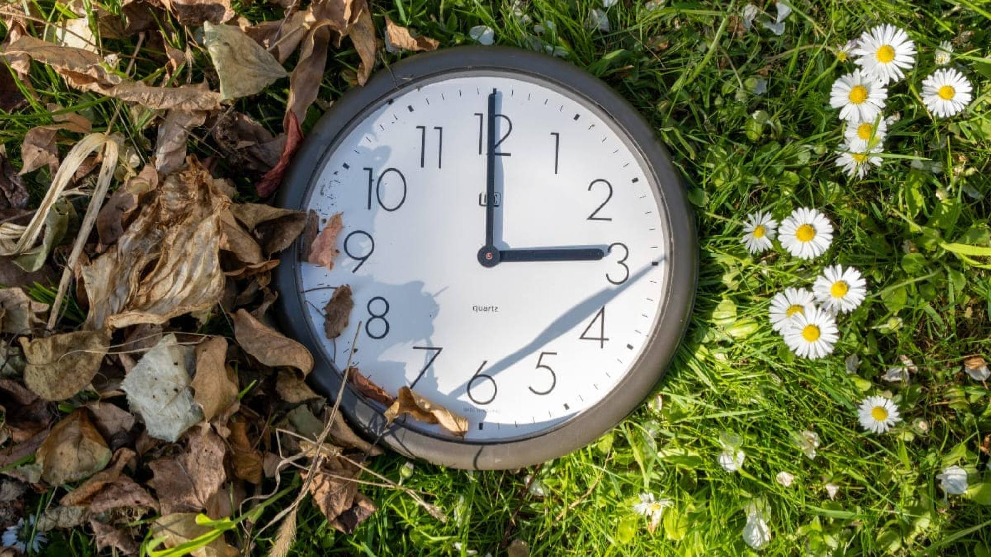 Este sábado cambia la hora en Chile: ¿Cómo se deben ajustar los relojes? | La Tribuna