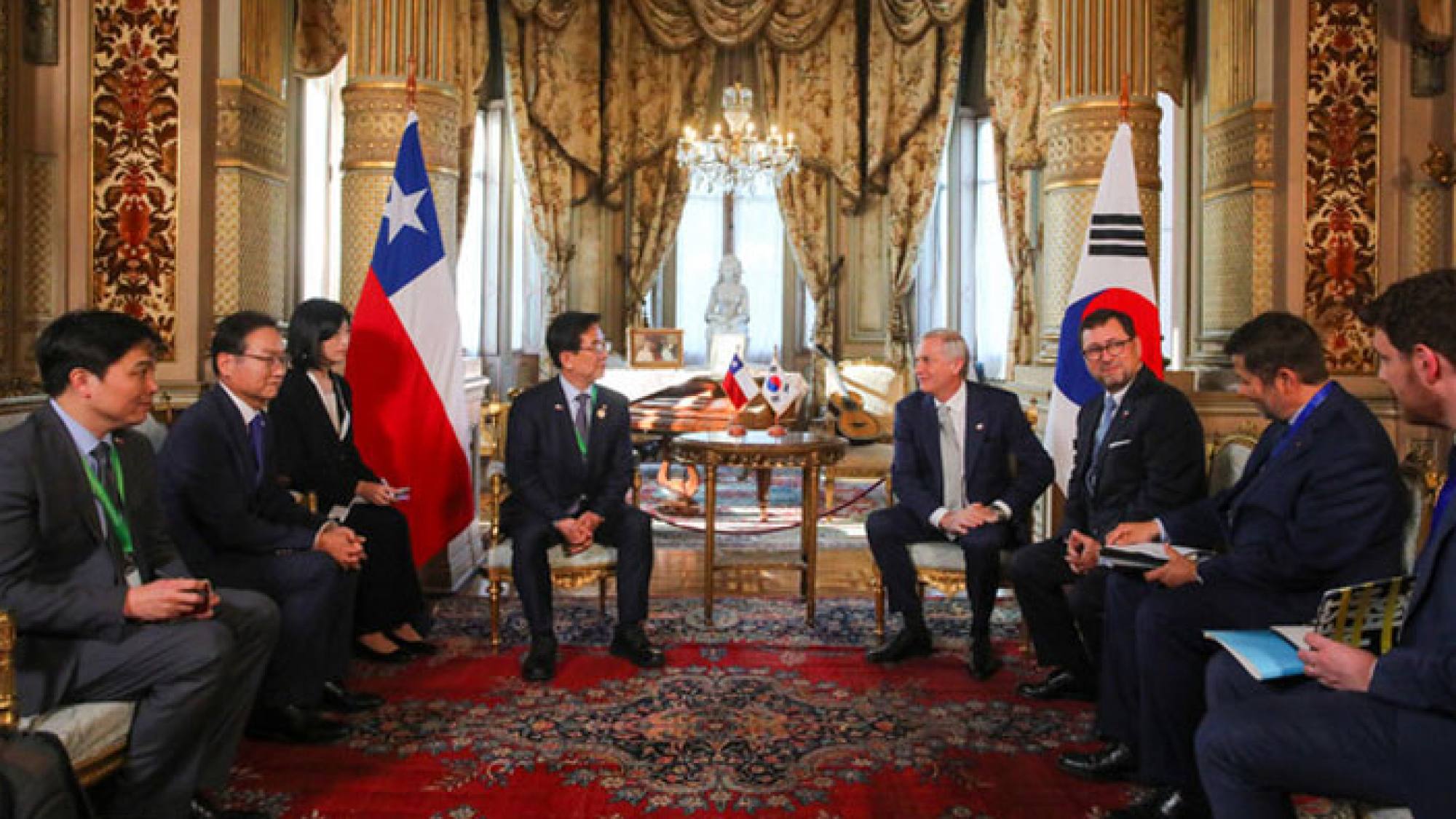 Presidente electo se reúne con delegaciones extranjeras invitadas al ...